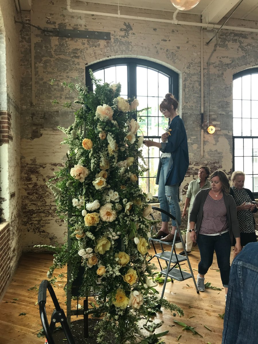 Step by Step Instructions for Completing a Floral Arch or Wedding Arch ...