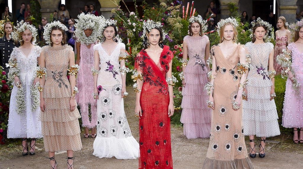 Level up the Traditional wedding Flower Crown with these Rodarte ...