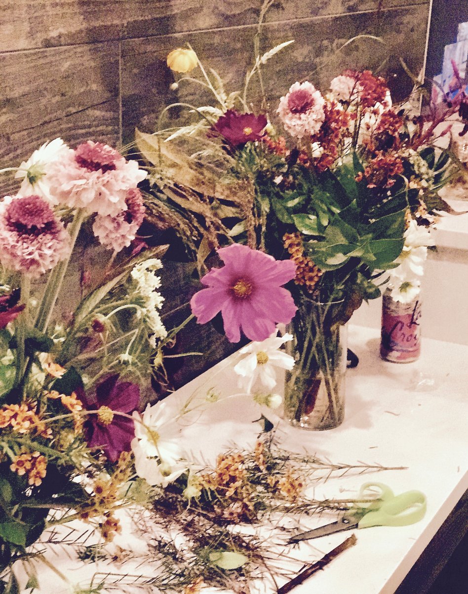 Flowery Wedding Reception Ideas and Wedding Reception Activities for Guests